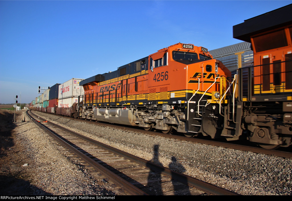 BNSF 4256